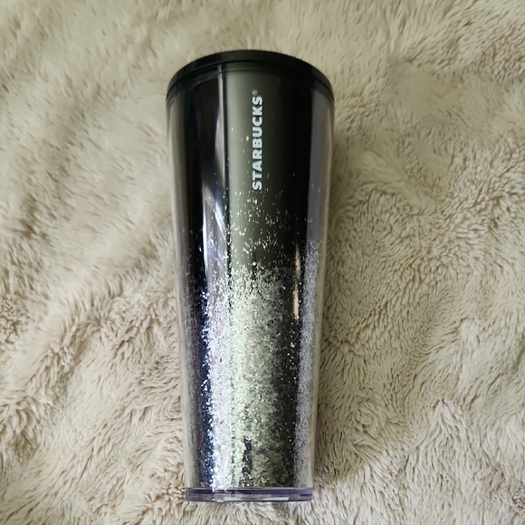 Starbucks | Holiday | Starbucks Cascading Snow | Poshmark
